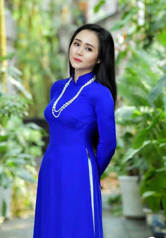 Áo dài xanh coban - Những lưu ý khi lựa chọn áo dài màu xanh coban - Tài Lộc Wedding