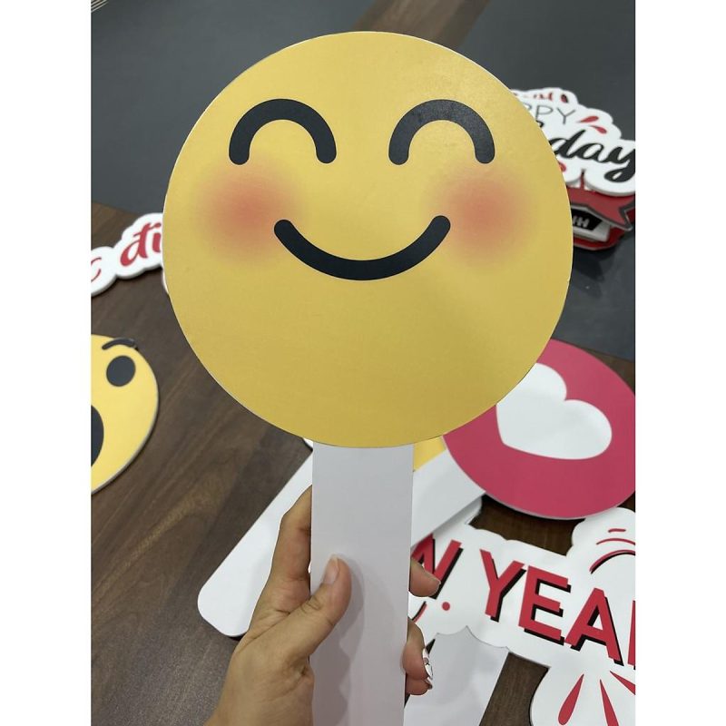 Hashtag cầm tay đám cưới là gì? Top 7 mẫu Hashtag cầm tay hot nhất hiện ...